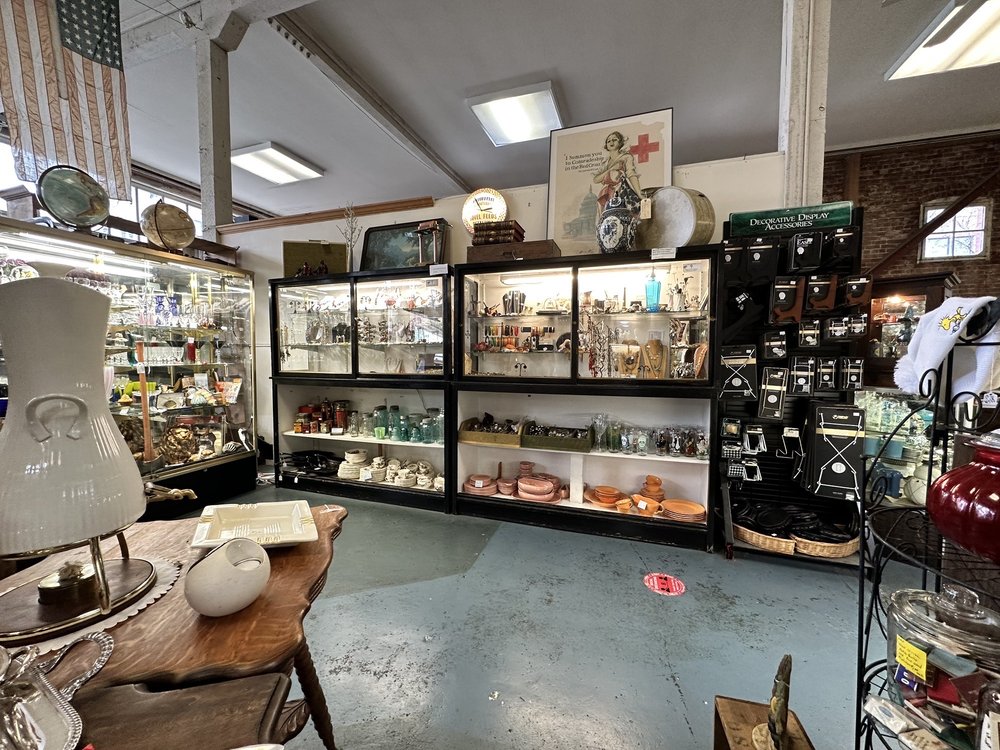 WHISTLESTOP ANTIQUES - Updated December 2025 - 91 Photos & 52 Reviews ...