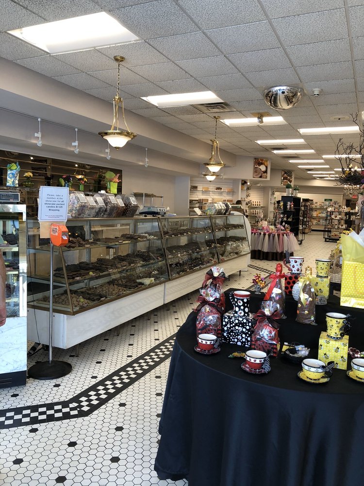PHILADELPHIA CANDIES - 17 Photos & 15 Reviews - 1546 E State St ...