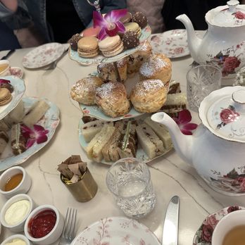 LITTLE HEN - HOUSTON - Updated April 2025 - 1231 Photos & 428 Reviews ...