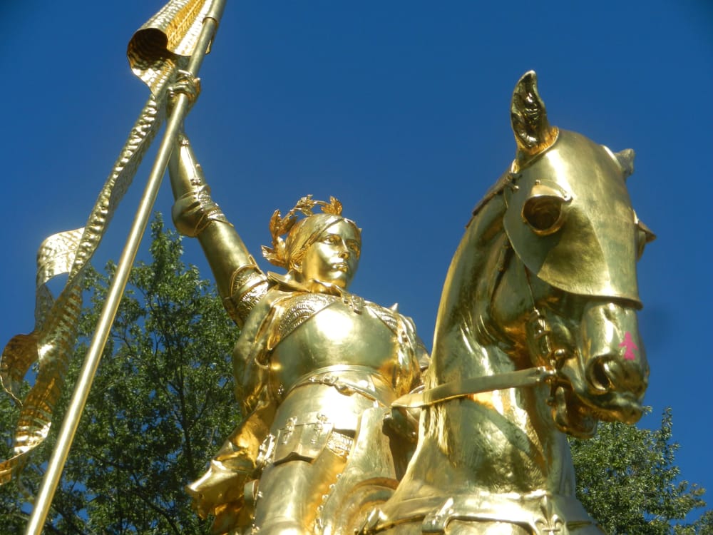 COE CIRCLE - Updated May 2025 - 16 Photos - 3900 NE Glisan, Portland ...