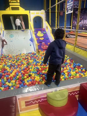 YOYO’S FUN CENTER - Updated December 2024 - 29 Photos & 33 Reviews ...