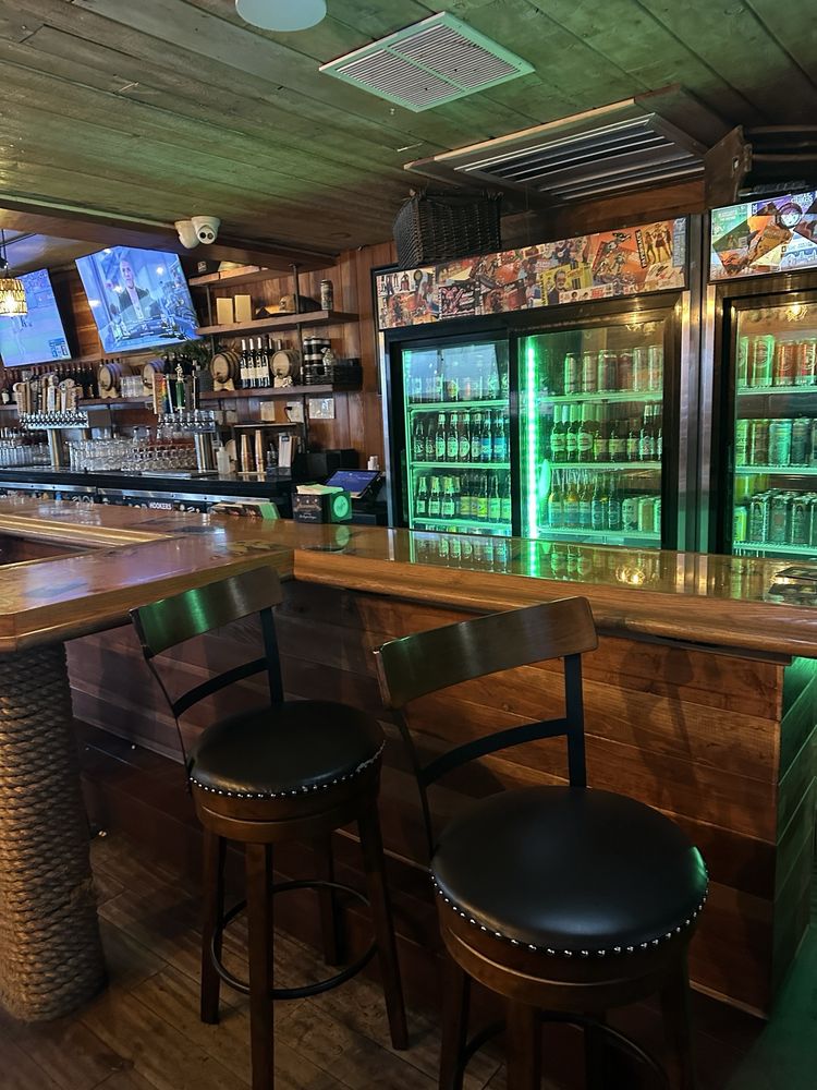 BEACHCOMBER TAVERN - Updated July 2025 - 50 Photos & 76 Reviews - 206 Ocean Dr, Oxnard ...