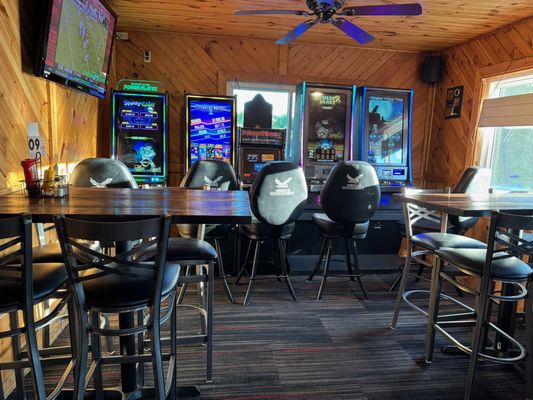 POP’S PUB - Updated June 2026 - 72 Photos & 35 Reviews - W180S7808 ...
