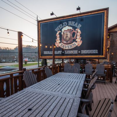 WILD BEAR INN - Updated January 2026 - 82 Photos & 64 Reviews - 4236 ...