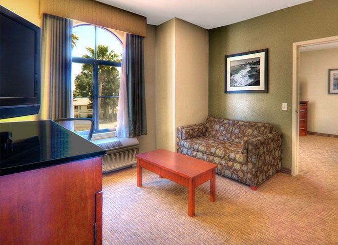 HAMPTON INN SANTA CRUZ - Updated December 2025 - 187 Photos & 159 ...