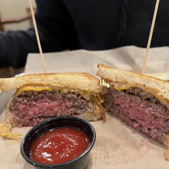 CAVANA’S PUB & GRUB - Updated May 2024 - 237 Photos & 414 Reviews - 36 ...