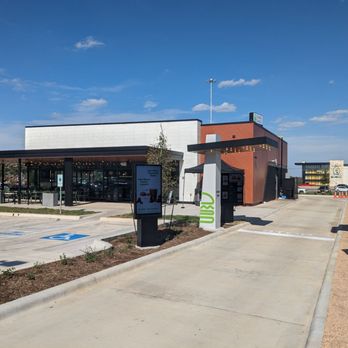 SHAKE SHACK ROUND ROCK - Updated July 2024 - 71 Photos & 33 Reviews ...