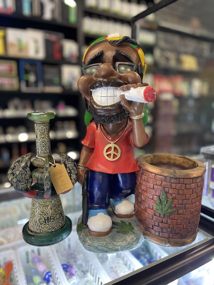 SMOKE ROYALE - Updated November 2025 - 76 Photos & 16 Reviews - 12915 ...