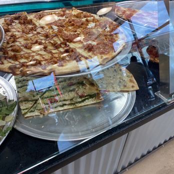 ROUND PIE PIZZA - FREEHOLD - Updated August 2025 - 43 Photos & 22 ...