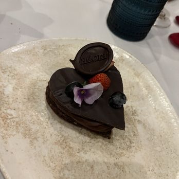 AGORA DC - Updated June 2025 - 2152 Photos & 1774 Reviews - 1527 17th ...