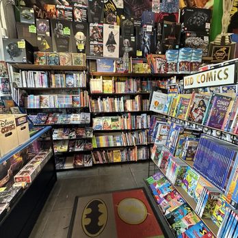 GOLDEN APPLE COMICS - Updated November 2025 - 194 Photos & 279 Reviews ...