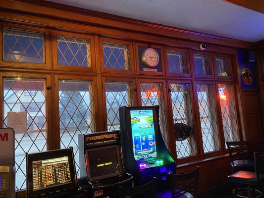 ON THE CLOCK BAR & GRILL - Updated January 2026 - 121 Photos & 148 ...