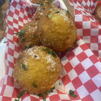 GALLO ITALIAN SUPPER CLUB AND BAKERY - Updated April 2026 - 324 Photos ...