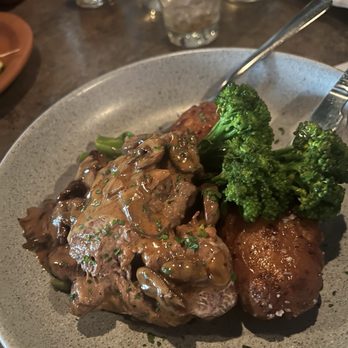 SPATS FOOD & SPIRITS - Updated November 2025 - 128 Photos & 62 Reviews ...