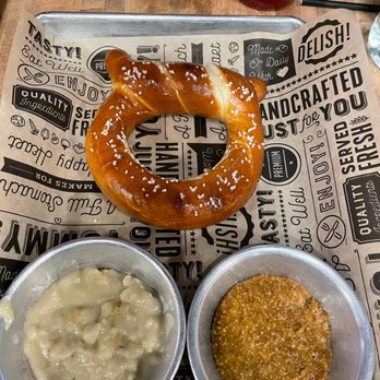 EIGHT THIRTY COMMON - 340 Photos & 334 Reviews - 830 N Main St ...