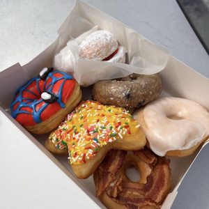 SARAH DONUTS - 207 Photos & 190 Reviews - 5860 Jimmy Carter Blvd ...
