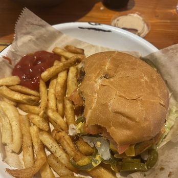 DISTRICT BURGER - Updated May 2025 - 148 Photos & 139 Reviews - 219 S ...