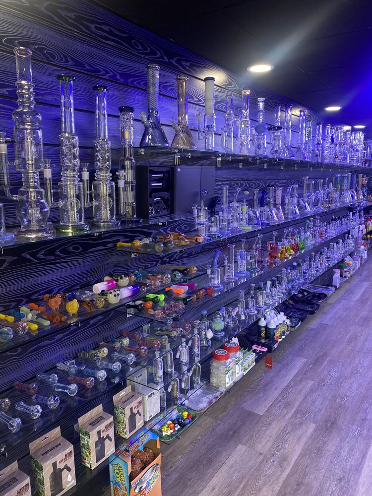 C & A SMOKE SHOP - Updated November 2025 - 10 Photos - 38 W Broad St ...