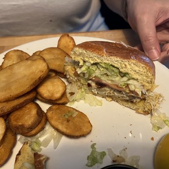 OCEANS & ALE - Updated July 2024 - 625 Photos & 831 Reviews - 5601 ...