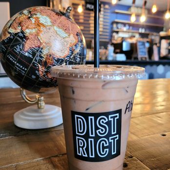 DISTRICT COFFEE - Updated June 2025 - 200 Photos & 152 Reviews - 222 ...