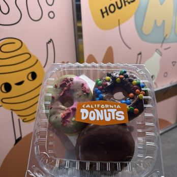 CALIFORNIA DONUTS - Updated May 2025 - 6338 Photos & 3126 Reviews ...