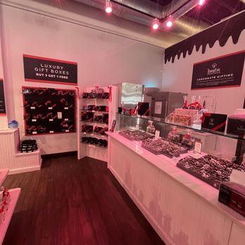 HAMPTON CHOCOLATE FACTORY - Updated March 2024 - 379 Photos & 143 ...