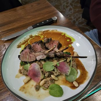 SHOWCASE RESTAURANT & BAR - Updated December 2025 - 291 Photos & 144 ...