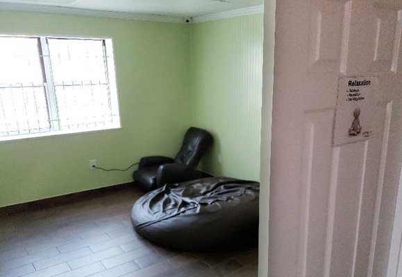 RENOXX CAREGIVERS - Updated January 2026 - 17 Photos - 9500 Annapolis ...