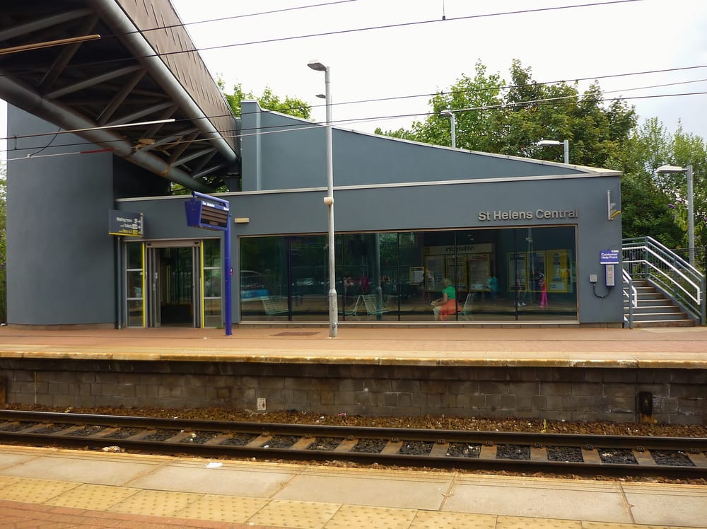 ST HELENS CENTRAL RAILWAY STATION - Updated June 2024 - Shaw Street, St ...