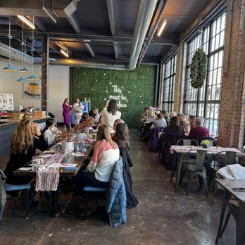 THE RAVEN 96 - Updated October 2025 - 48 Photos - 42 Reviews - 669 N ...