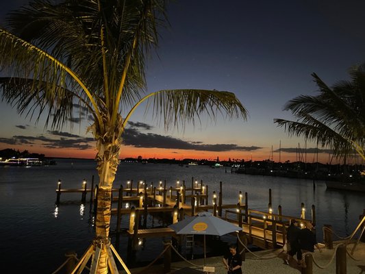 FINN’S DOCKSIDE BAR & GRILL - Updated July 2025 - 477 Photos & 291 ...