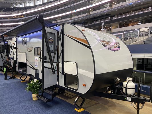 FUN TOWN RV DALLAS - Updated October 2025 - 33 Photos & 68 Reviews ...