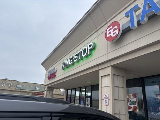 WINGSTOP - Updated July 2025 - 18 Photos & 18 Reviews - 2305 Delaware ...