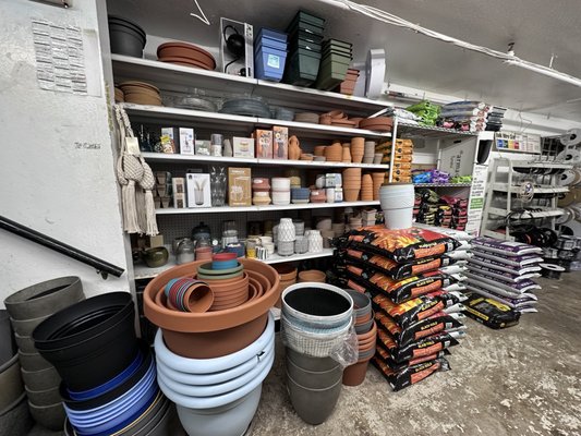 HANDY HANDYMAN HARDWARE - Updated December 2025 - 39 Photos & 198 ...