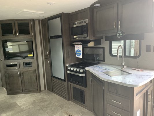 CRESTVIEW RV SUPERSTORE - Updated August 2025 - 20 Photos & 88 Reviews ...