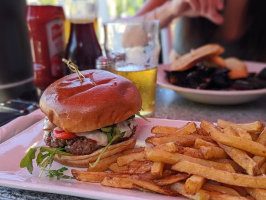 THE BLACK DOG PUB - Updated December 2025 - 65 Photos & 80 Reviews - 87 ...