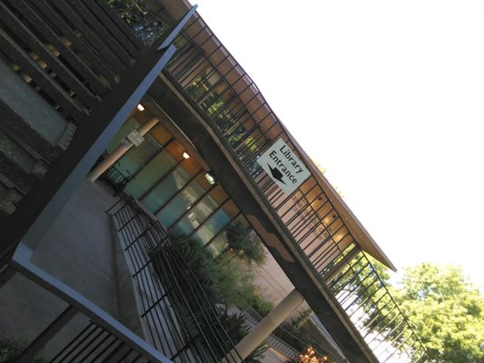 CESAR CHAVEZ CENTRAL LIBRARY - Updated January 2026 - 68 Photos & 20 ...