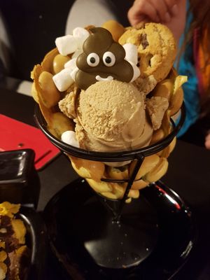 POOP CAFE - 852 Photos & 236 Reviews - Desserts - 706 Bloor Street W ...