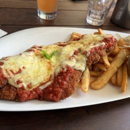 UNIVERSAL RESTAURANT - Updated July 2025 - 80 Photos & 37 Reviews - 139 ...