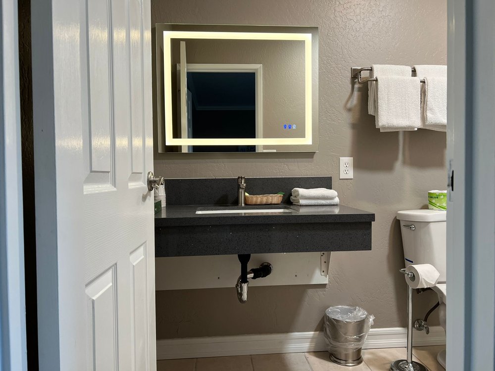 LAMP LITER INN - Updated February 2025 - 138 Photos & 167 Reviews ...