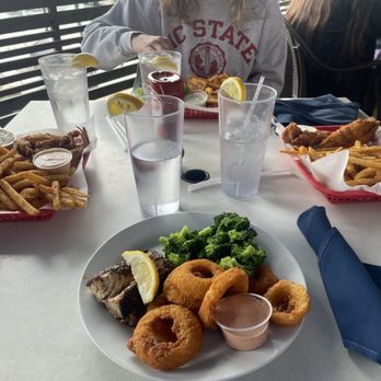 FISH HOUSE GRILL - Updated May 2024 - 343 Photos & 370 Reviews - 1410 ...