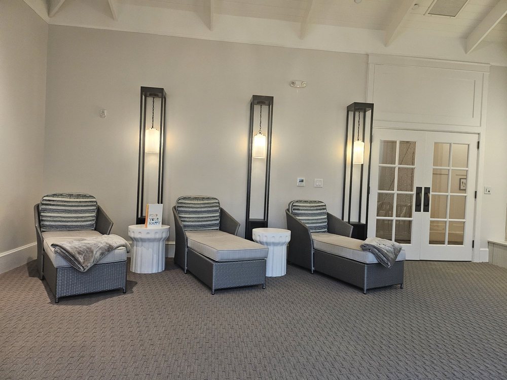 SPA 33 - Updated December 2025 - 27 Photos & 15 Reviews - 108 High Cir ...