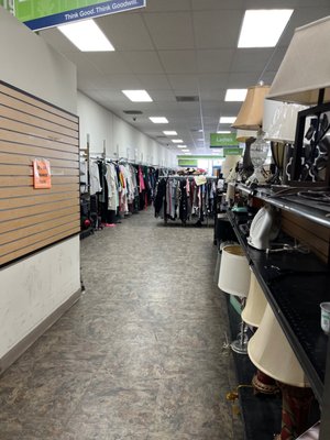 GOODWILL STORE & DONATION CENTER - Updated August 2025 - 39 Photos & 85 ...
