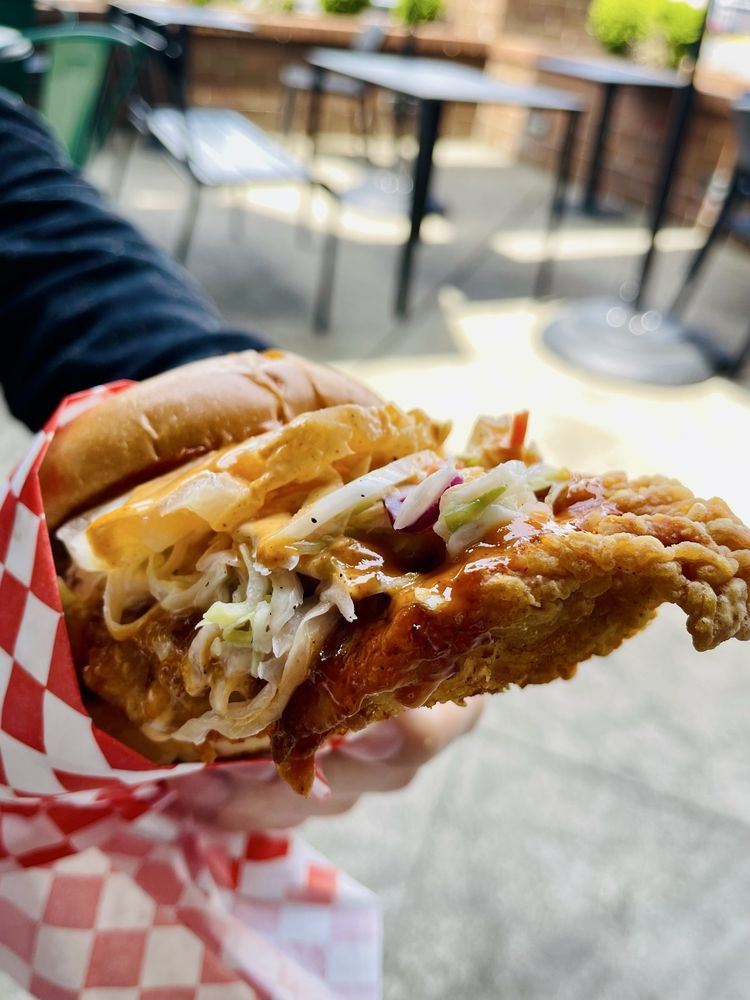 CLUCK AND CRUNCH - Updated October 2025 - 15 Photos & 14 Reviews ...