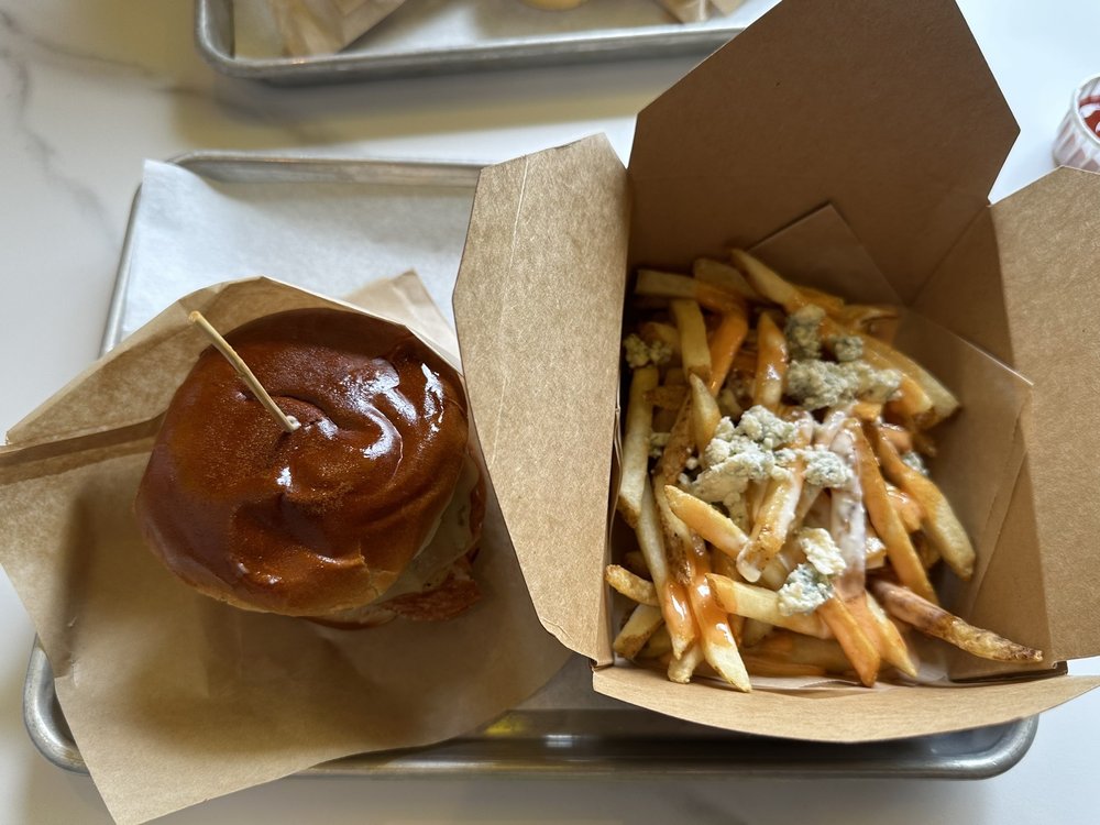 CRAFT BURGER BY SHANE - 30 Photos & 22 Reviews - 10900 Medlock Bridge ...