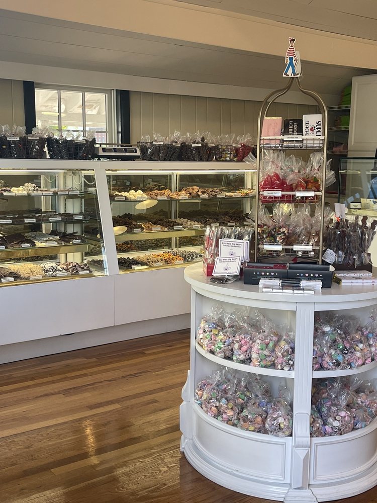 KENZIE’S FUDGE & CHOCOLATE SHOP - Updated December 2024 - 10 Cottrell ...