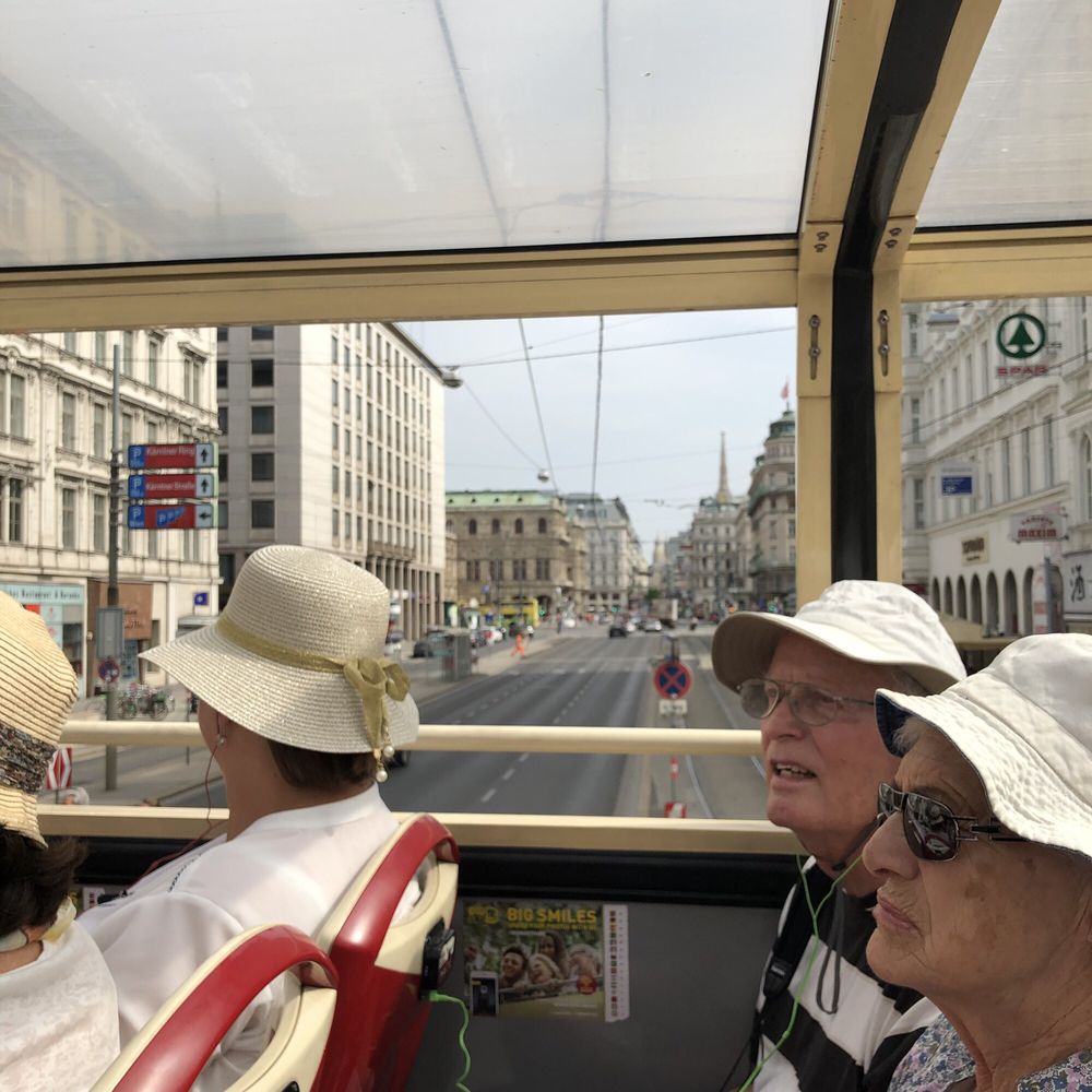 RED BUS CITY TOURS - Updated May 2024 - 68 Photos - Führichgasse 12 ...