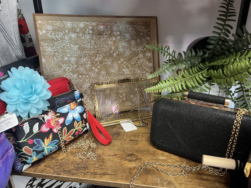 KRISTEN’S CLOSET - Updated October 2025 - 10 Photos - Chittenango, New ...