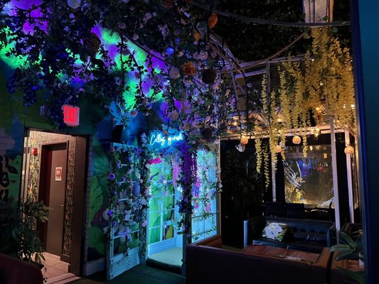 HIGHKEY RAINFOREST ROOFTOP - Updated September 2024 - 309 Photos & 165 ...