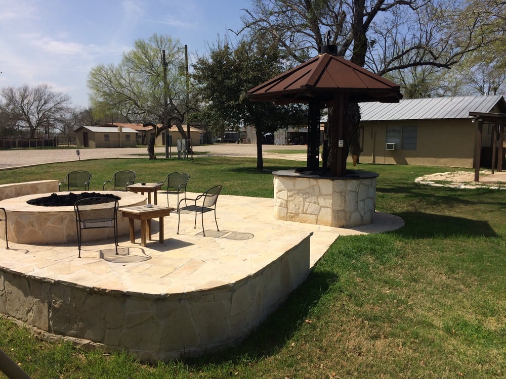 Y BAR RANCH - Updated October 2025 - 201 McNeil Rd, Fowlerton, Texas ...